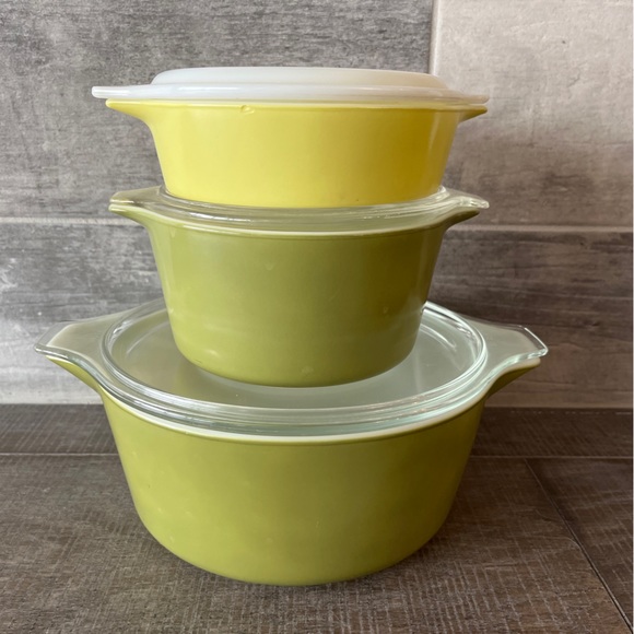Pyrex | Kitchen | Vintage Pyrex Verde Casserole Set 475 473 And 47 With ...